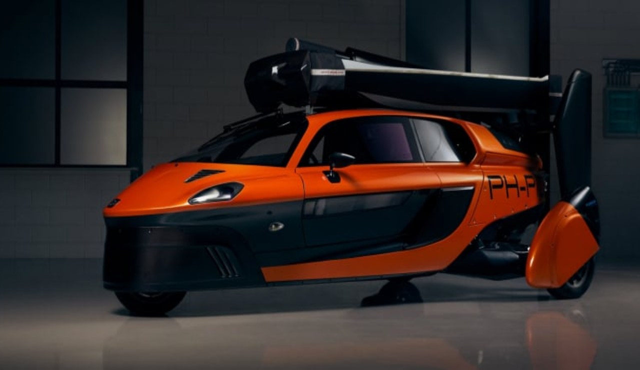 Al via le consegne di PAL-V, a metà tra auto ed elicottero.