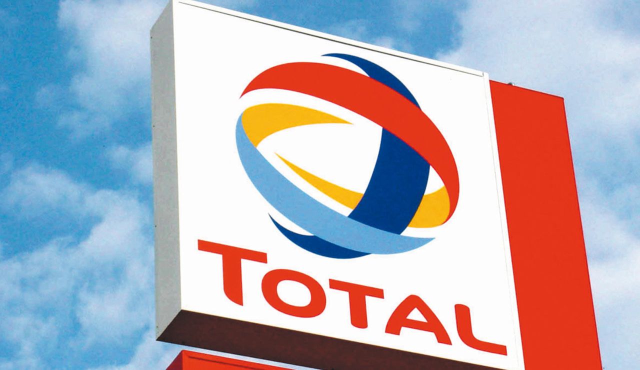 Total converte i "benzinai", addio al rifornimento tradizionale.