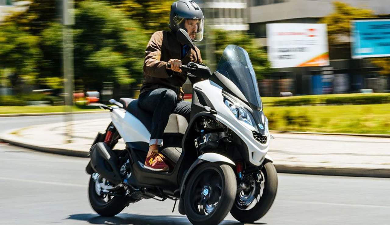 Piaggio MP3, il capostipite dei 3 ruote si rinnova: i nuovi modelli