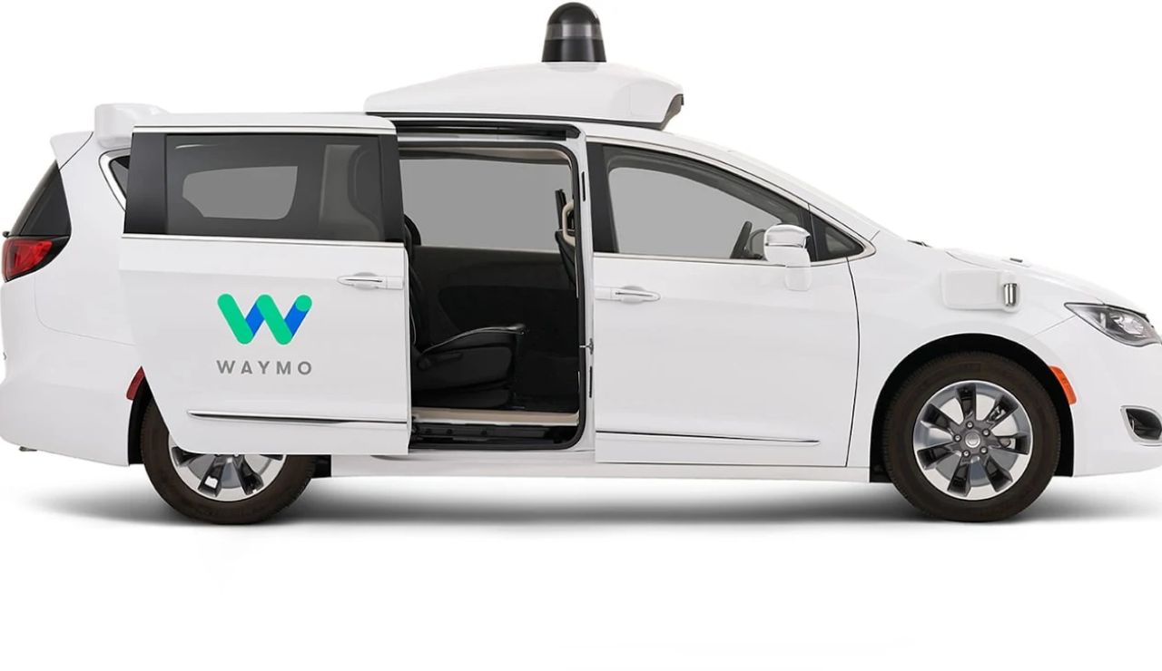 Robotaxi: la sfida è iniziata e la Cina domina sugli USA | Google non molla