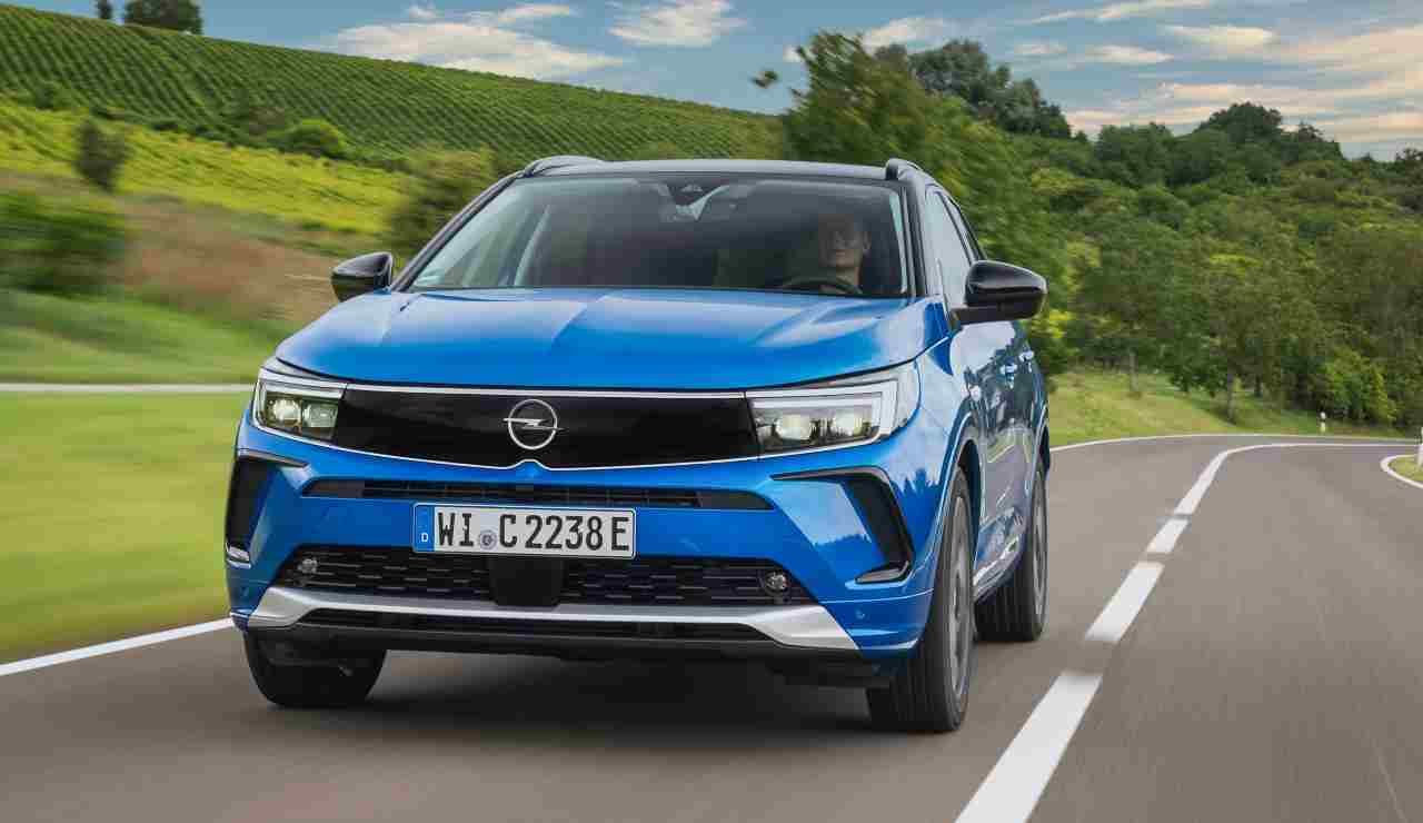 Settembre è il mese top per Opel: arriva il suv Grandland ...