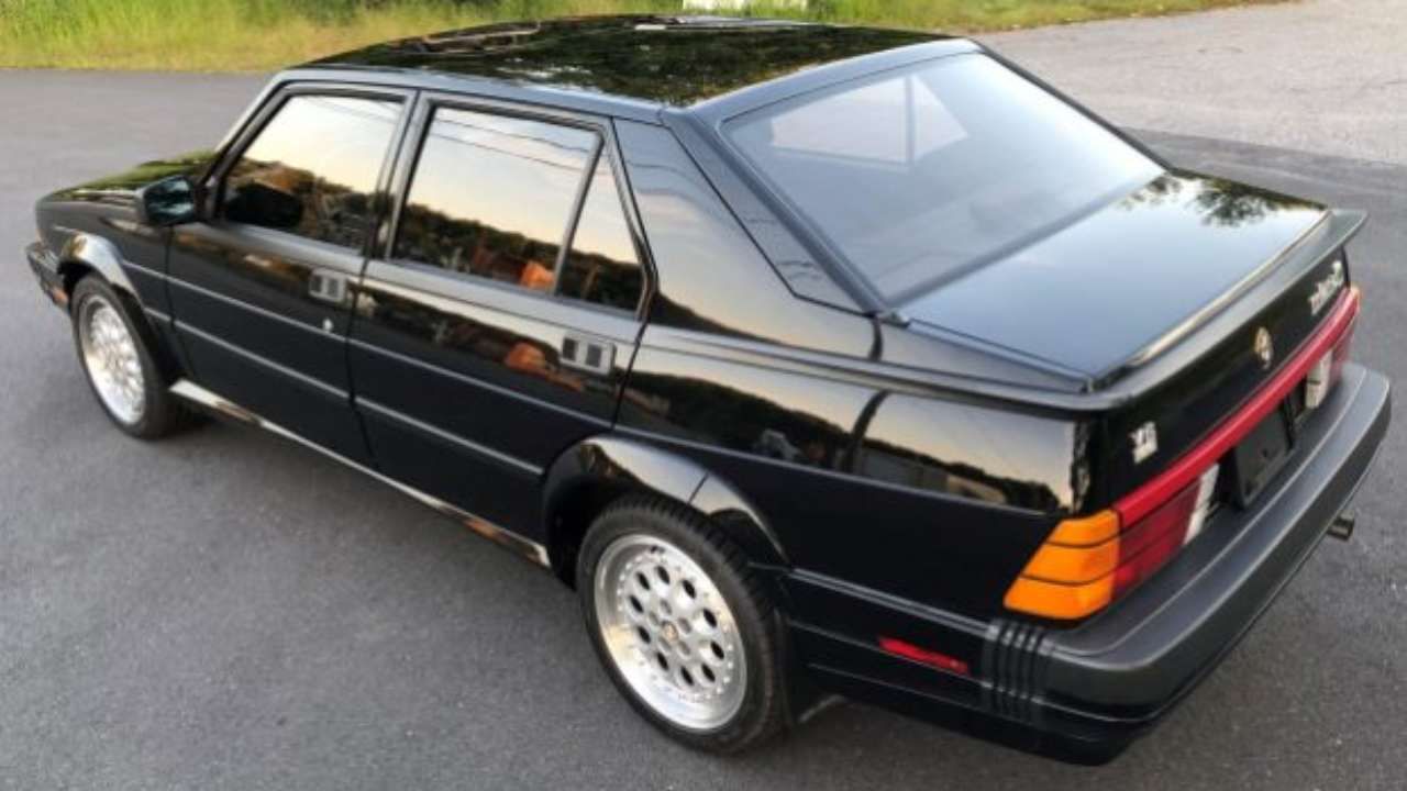 L’ultima “vera” Alfa Romeo, la 75 3.0 V6 Milano, incompresa in America ...