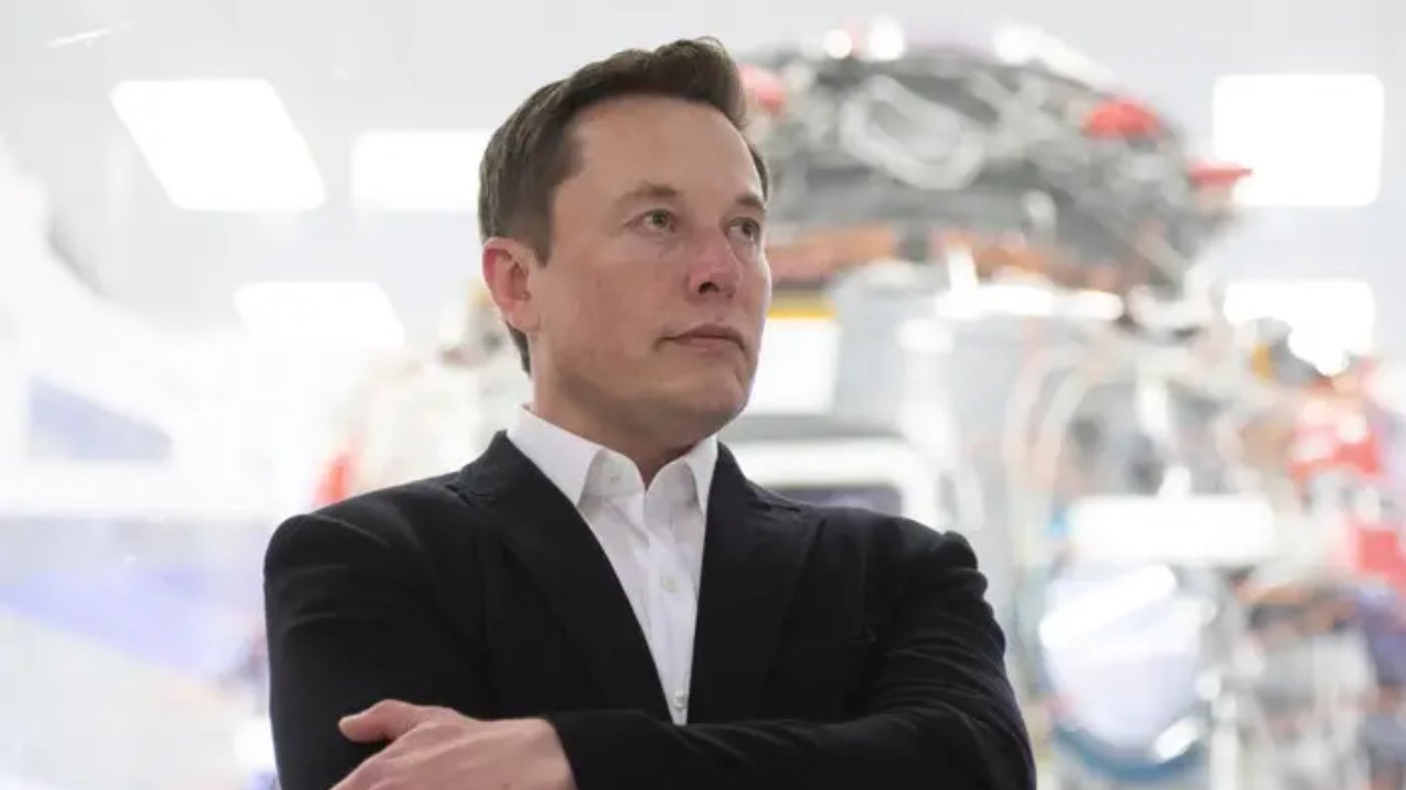 Il Natale si avvicina ed Elon Musk si trasforma in Santa Claus | Ecco ...