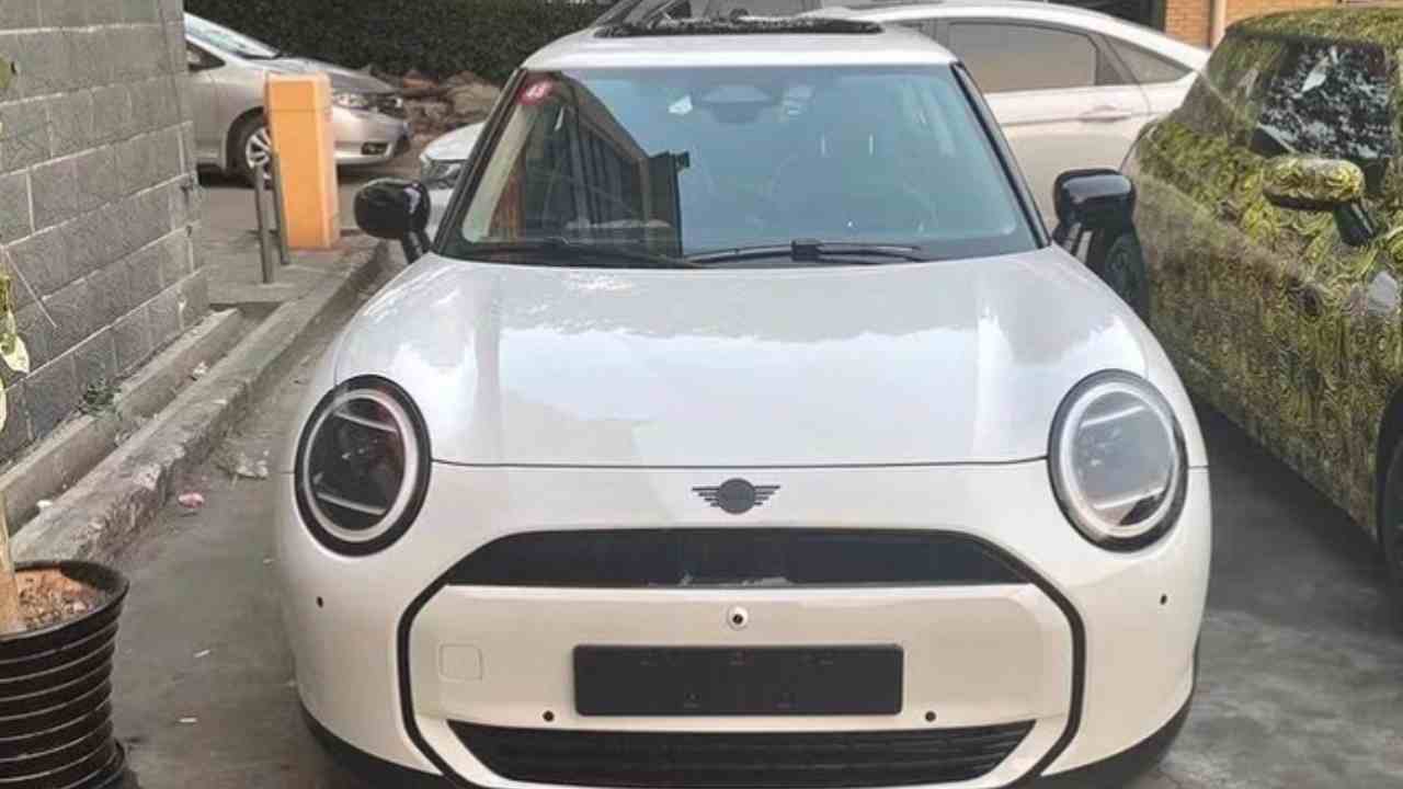 Mini Cooper, trapelate le foto della nuova SE | Sembra una "micro car ...