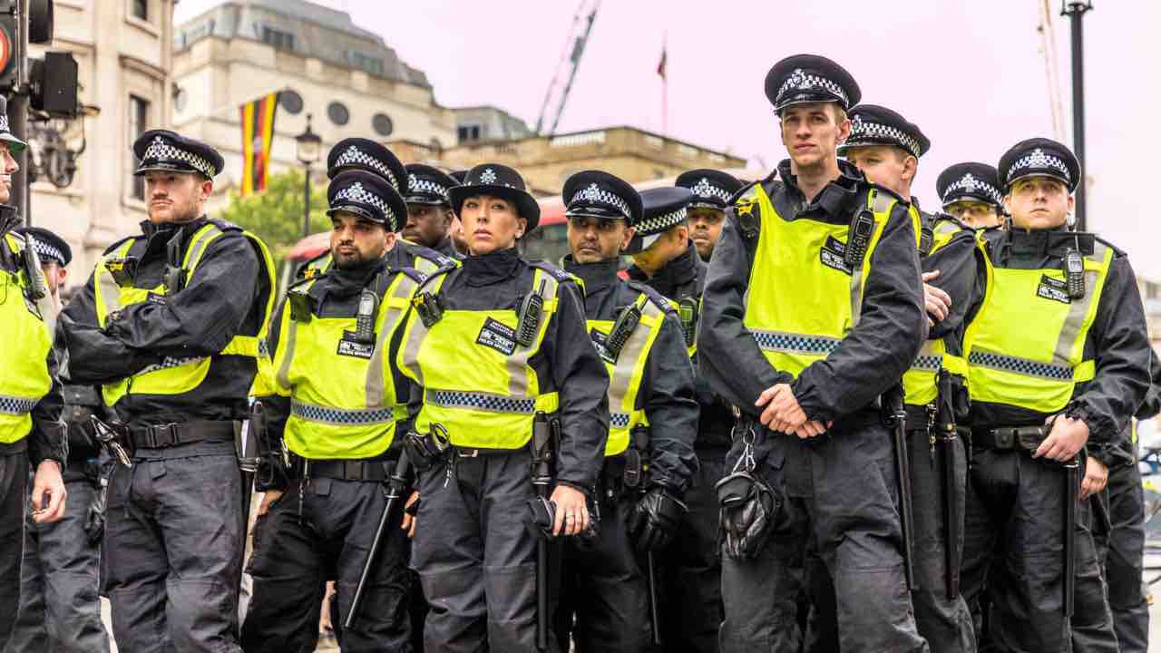 L'auto più lussuosa della polizia inglese | Mai entrata in servizio ha ...