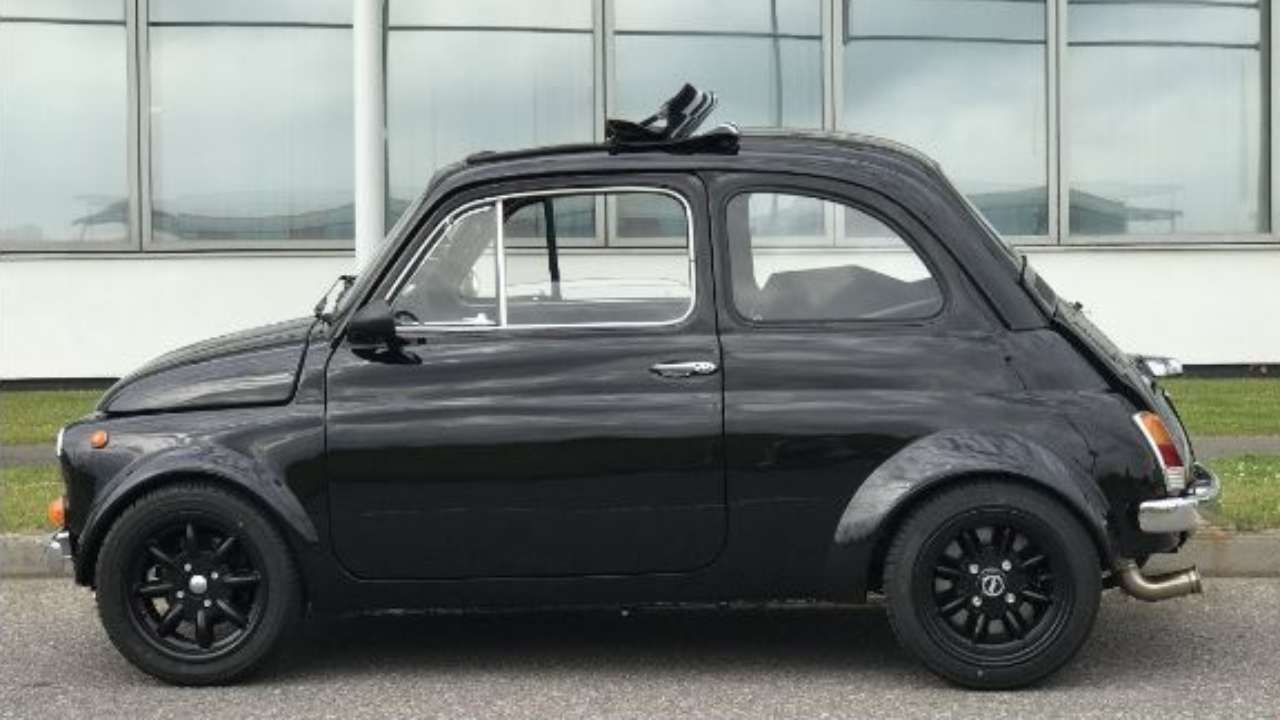 Una vecchia Fiat 500 si trasforma in una supercar grazie ad un kit che ...