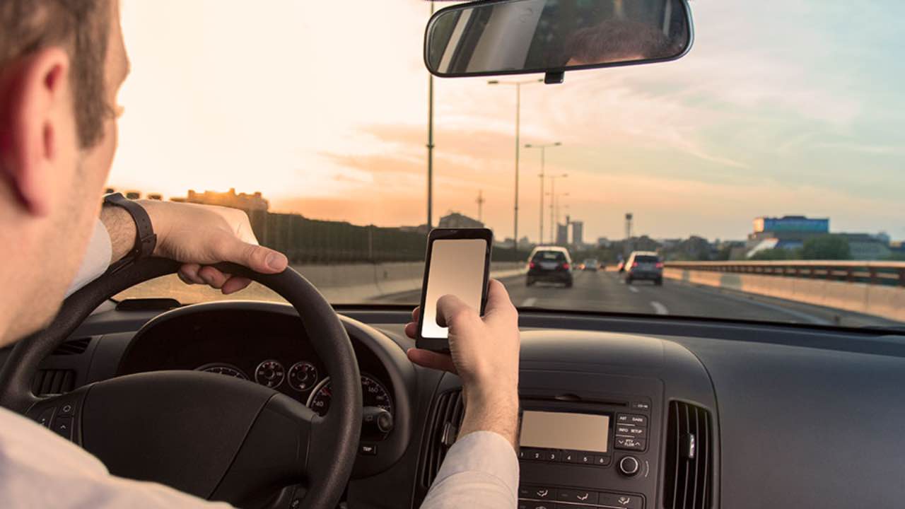 Mai Distrarsi Al Volante Questo Video Virale Dimostra A Cosa Si Va mai-distrarsi-al-volante-questo-video-virale-dimostra-a-cosa-si-va