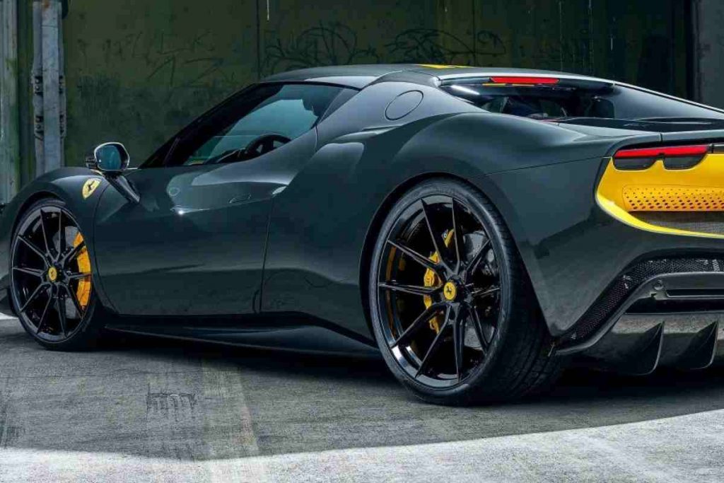 Ferrari 296 GTB, una belva con il kit Novitec: il ruggito del motore è ...