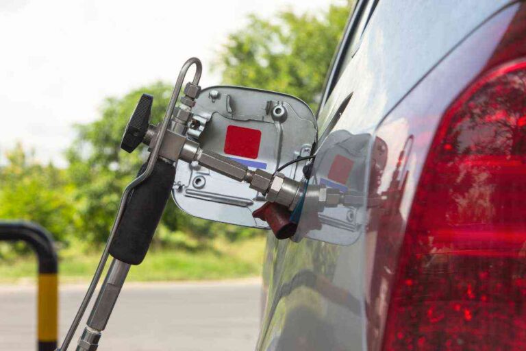 Auto a GPL, conviene comprarle? Pregi, difetti e costo del bollo ...